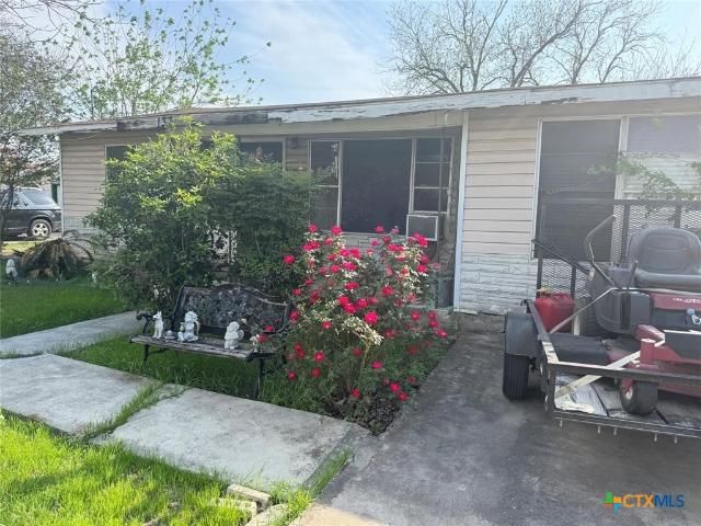 137 N Kowald Ln, New Braunfels, TX 78130 | MLS #581912