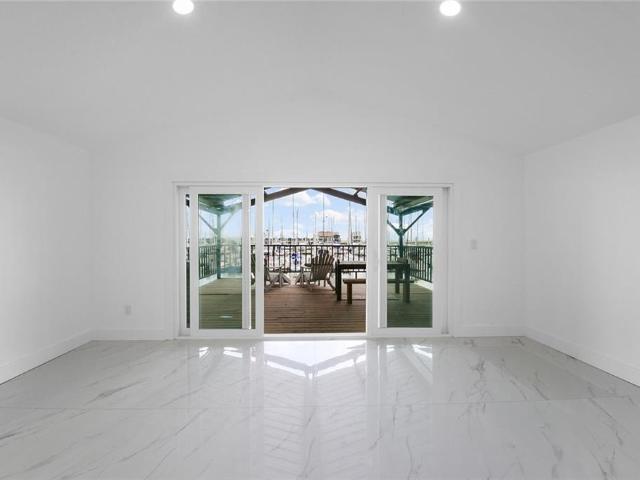 137 N Roadway Street # 123