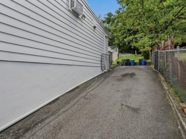 137 New St # 1
