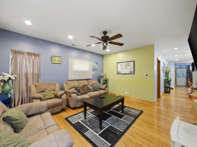 137 S 16th Avenue