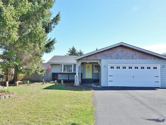 137 S Razor Clam Dr SW, Ocean Shores, WA 98569
