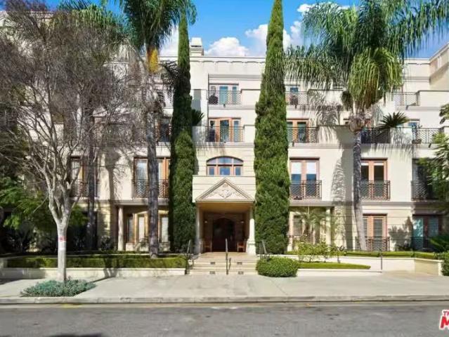 137 S Spalding Dr, 101, Beverly Hills, CA 90212