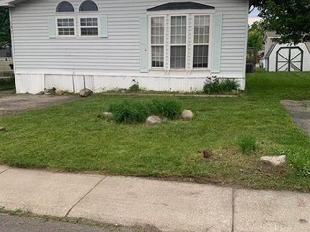 137 Scarlet Oak Ln, Oakland Township, MI 48371