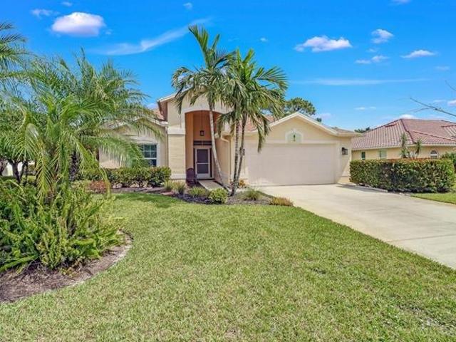137 Palmetto Dunes Cir, Naples, FL 34113