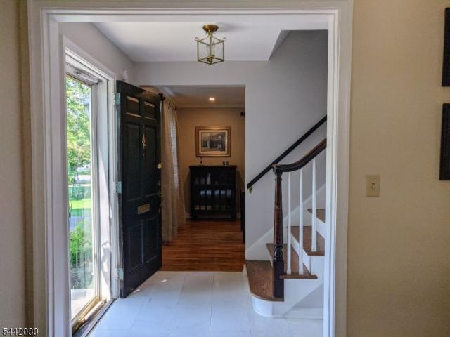 137 Passaic Ave, Summit City, US, NJ