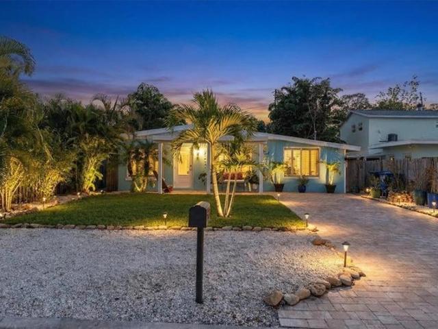 137 Pennsylvania Ave, Palm Harbor, FL 34683