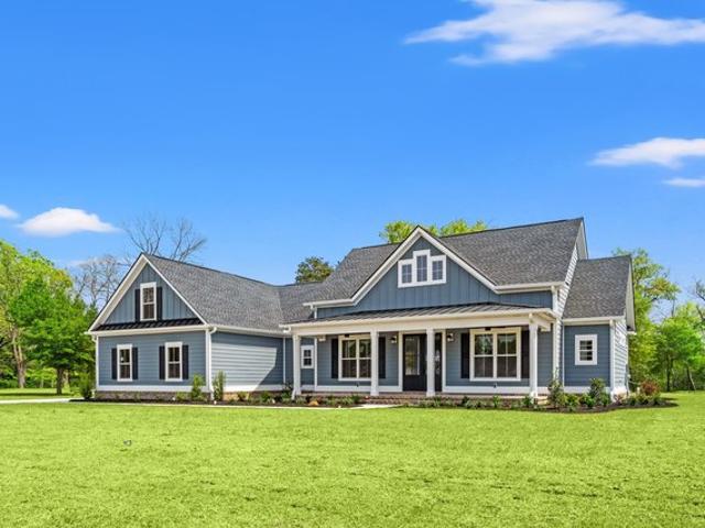 137 Rose Lake Dr, Conway, SC 29526