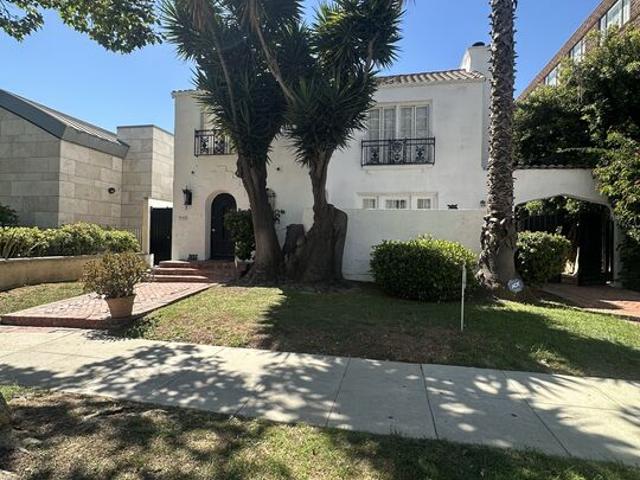 137 Rexford Dr, Unit 2, Beverly Hills, CA 90212 | MLS #26667 | Compass