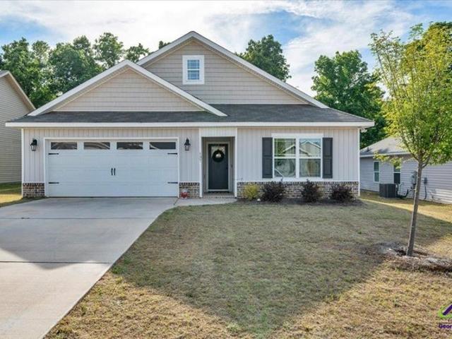 137 Red Tail Cir, Byron, GA 31008