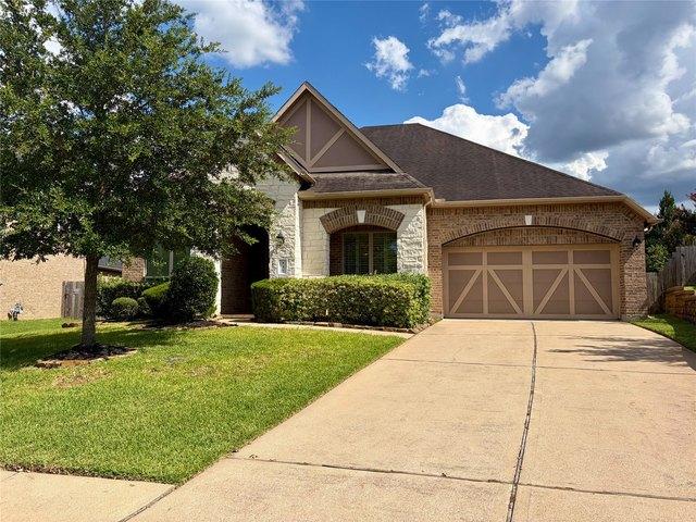 137 Reid Ridge Dr, Conroe, TX 77384