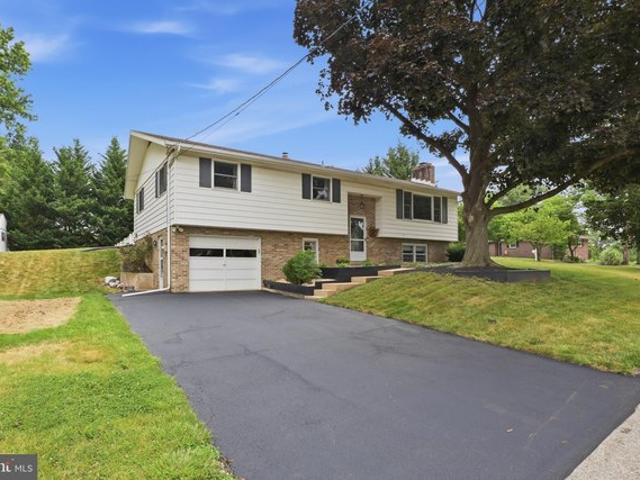137 Ridgefield Dr, York, PA 17403