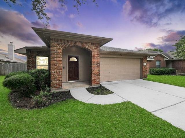 137 Rustic Colony Ln, Dickinson, TX 77539