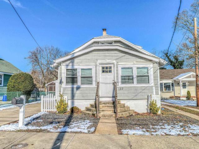 137 W Johnson Ave