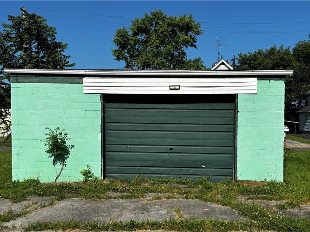137 Wood Avenue