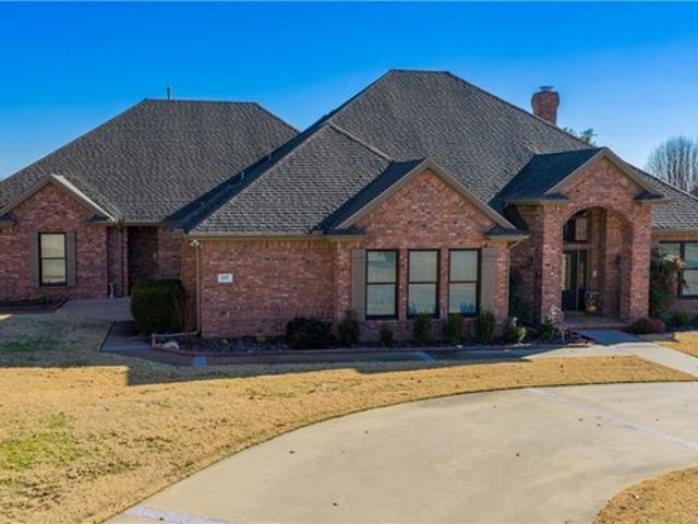 137 Woodcliff Rd, Springdale, AR 72764