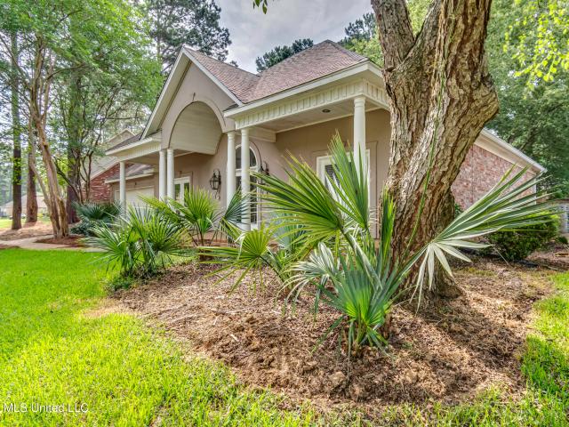 137 Whisper Lake Boulevard