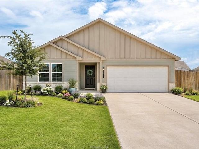 137 Windmill Rd, Snook, TX 77878