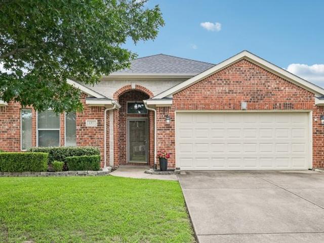 137 Toma Hawk Dr, Greenville, TX 75402