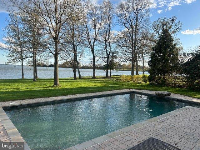 137 Tanners Point Dr, Stevensville, MD 21666