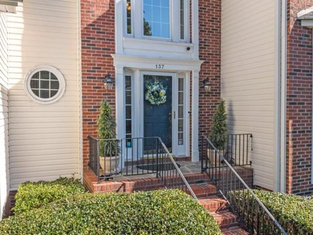137 Timberleaf Dr, Duncan, SC 29334