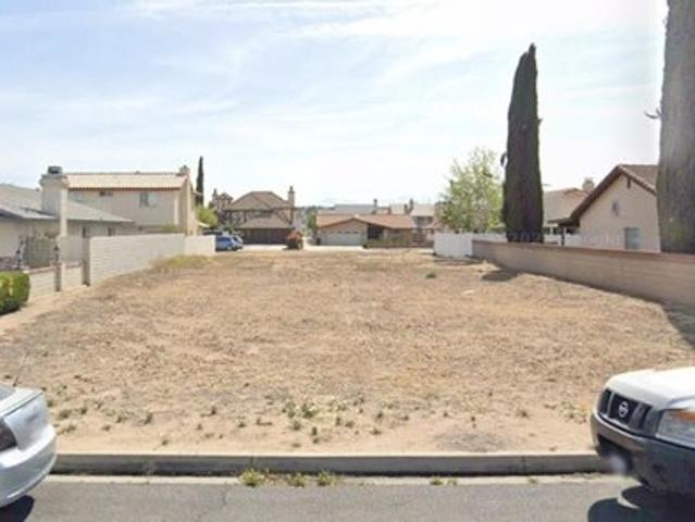 13840 Driftwood Dr, Victorville, CA 92395
