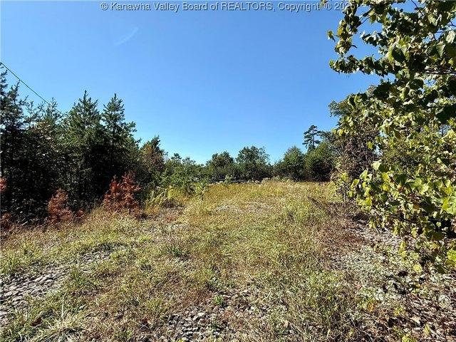 13846 McLane Pike, Liberty, WV 25124