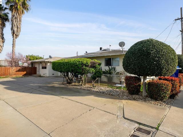 1384 Berry Ln, Brentwood, CA 94513 | Compass