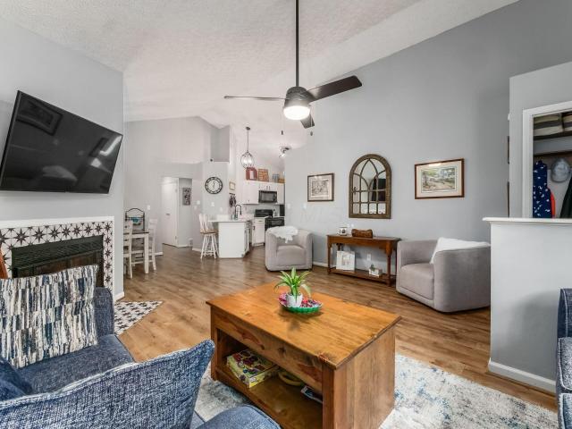 1384 Crisfield Drive