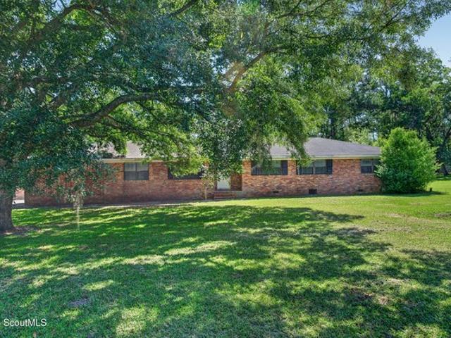 1384 Highland Dr, Waycross, GA 31503