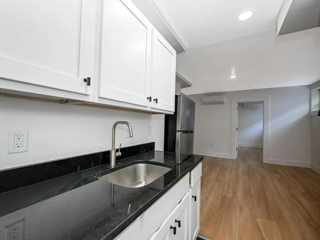 1384 W 83rd St, Cleveland, OH 44102