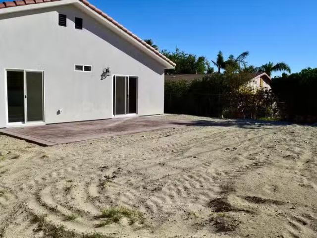 13855 La Mesa Dr Houses in Desert Hot Springs, CA