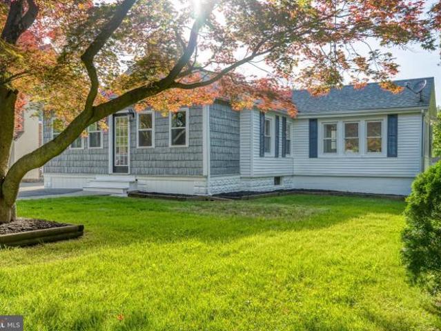 1385 New Holland Pike, Lancaster, PA 17601
