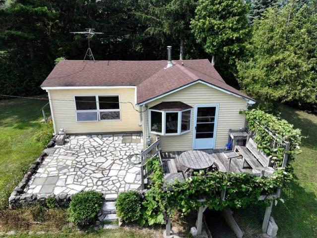 1385 Blockhouse Point Rd, North Hero, VT 05474