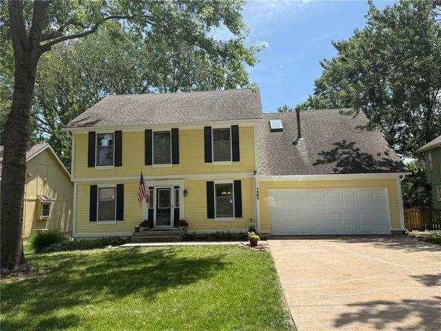 1385 E Meadow Ln, Olathe, KS 66062