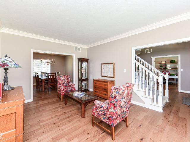 1385 Edinburgh Drive