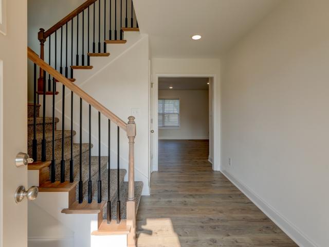 1385 Harmon Ln