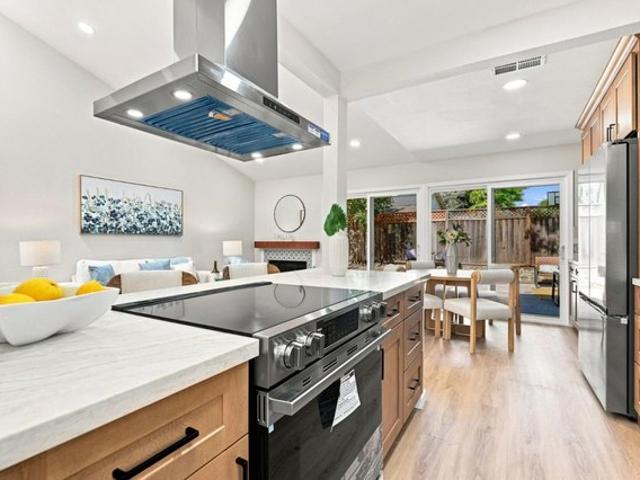 1385 Kelly Park Cir, Morgan Hill, CA 95037