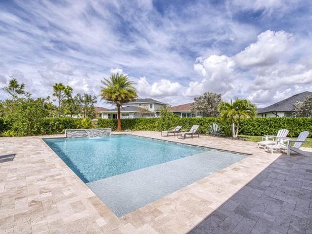 1385 Sterling Pine Pl, Loxahatchee, FL 33470