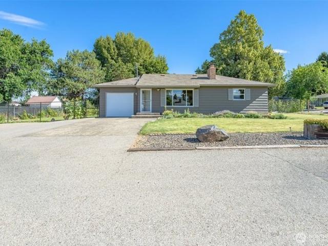 1385 Tedford St SE, East Wenatchee, WA 98802