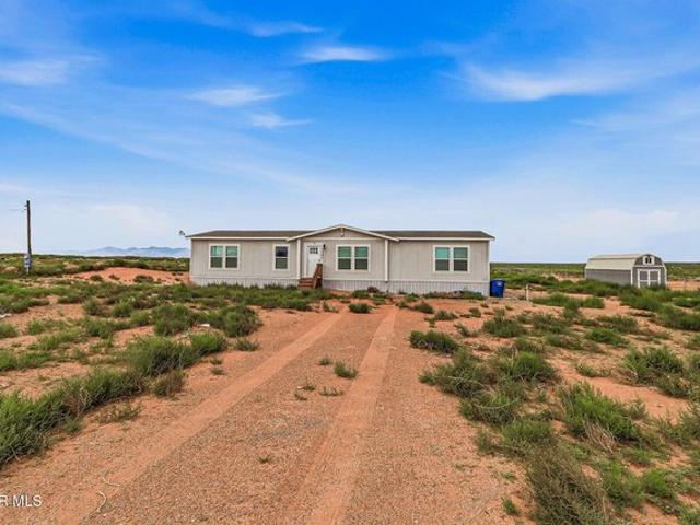1385 Thar Desert Dr, Chaparral, NM 88081