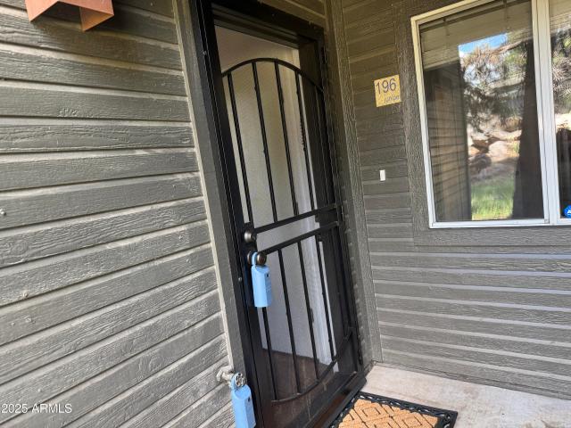 1385 w university avenue # 196