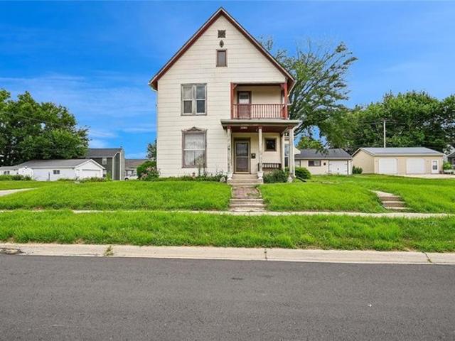 1385 12th St, Marion, IA 52302