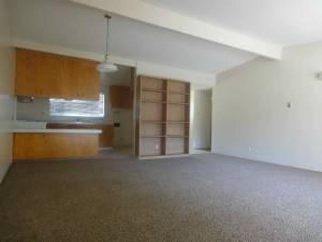 $1385 / 2br Large 2 bedroom 1.5 bath Apartment Ventura