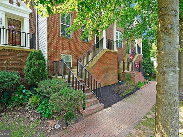 13863 Palisades St, Woodbridge, VA 22191