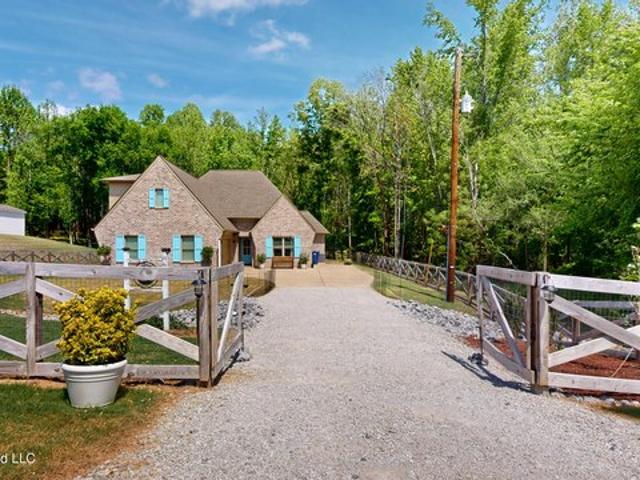 13866 Myers Plantation Rd, Byhalia, MS 38611