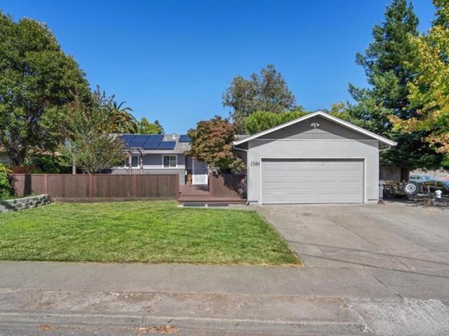 1386 McMinn Ave, Santa Rosa, CA 95407