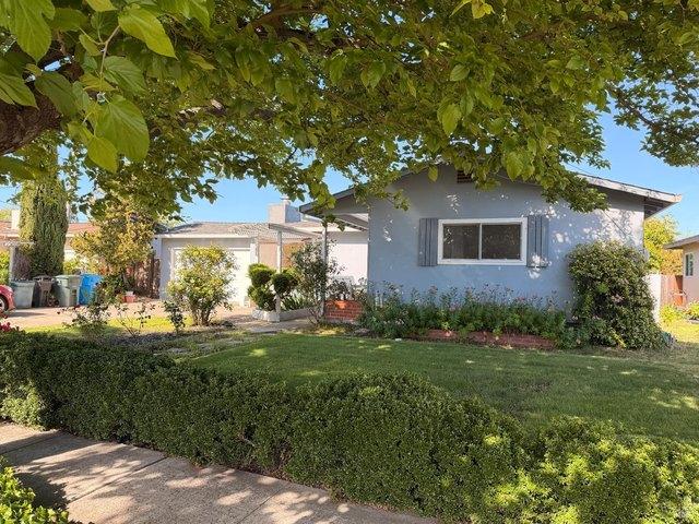 1386 Joyce St, Novato, CA 94947