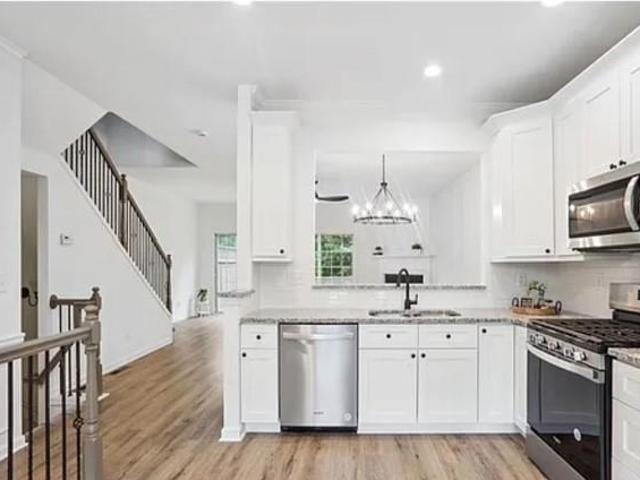 1386 Thornborough Drive