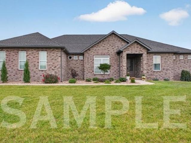 1386 Walnut Ridge Dr, Columbia, IL 62236
