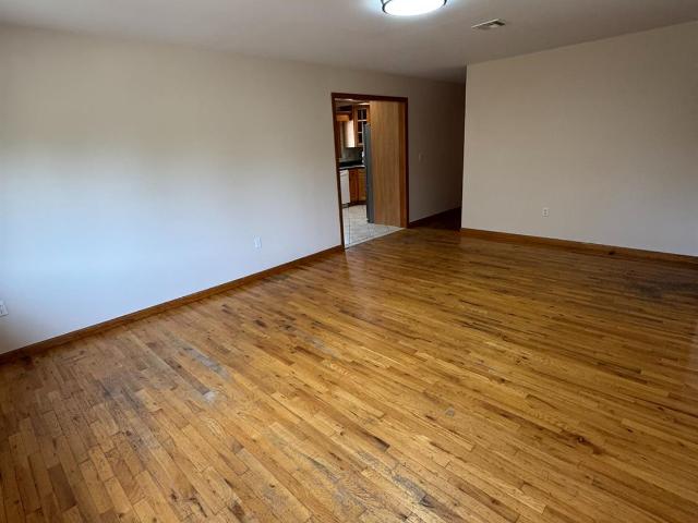 1386 1 Lower Road 2